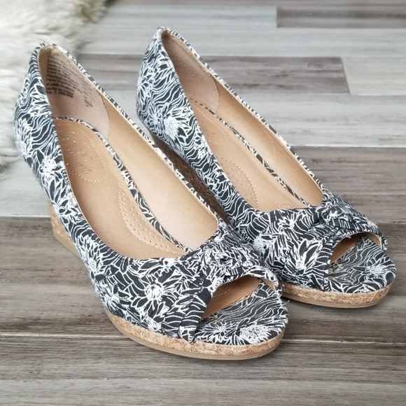 dexflex comfort | Shoes | Dexflex Comfort Peep Toe Wedges | Poshmark